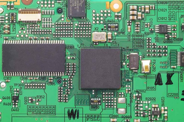 プリント基板のPWB・PCBとは？挿入実装・表面実装の違いと注意点 | 基板実装・電気機械器具組立のアドガワエレクトロニクス株式会社｜滋賀